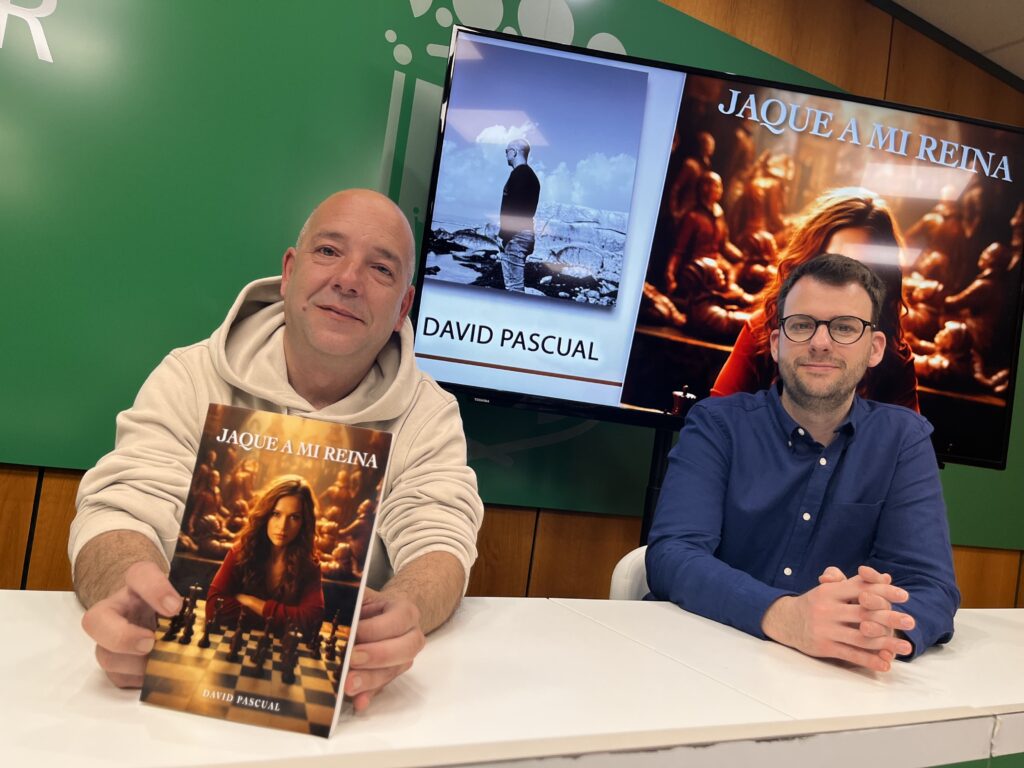 David Pascual presenta en Petrer “Jaque a mi reina”, el cierre de su trilogía literaria ...